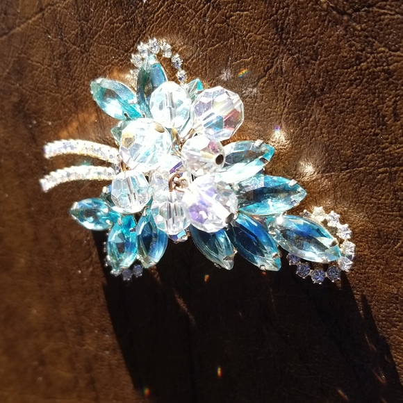 D&E Juliana | Jewelry | Vintage De Juliana Gold Tone Blue And Aurora ...